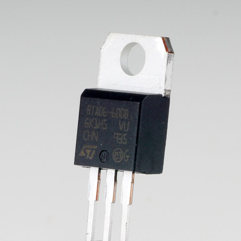 BTA06 600BRG Triac 6A 600V TO-220|Radio Kölsch