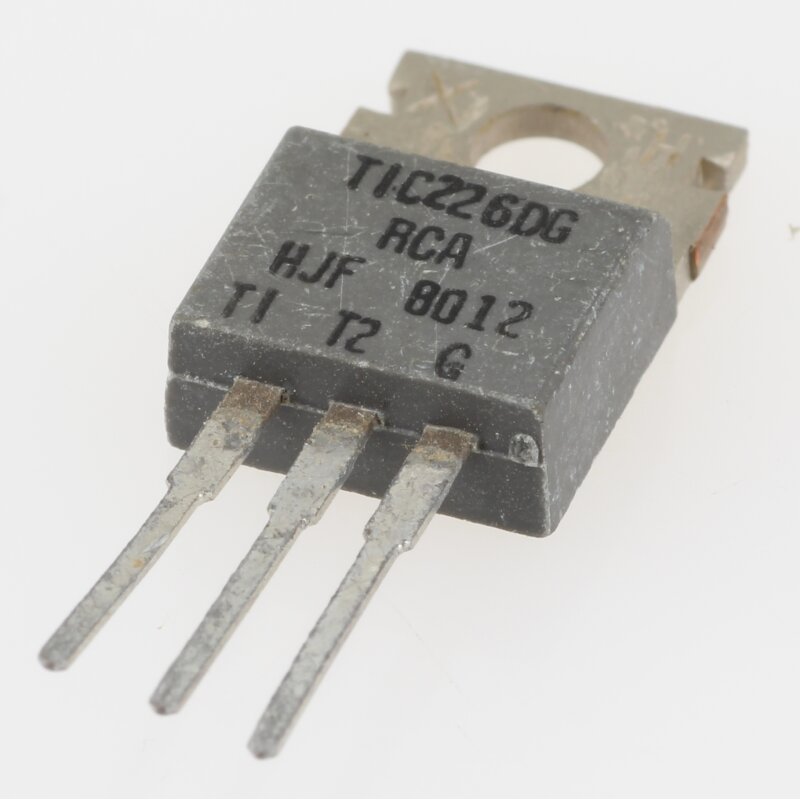 TIC226DG Triac TO-220 online kaufen